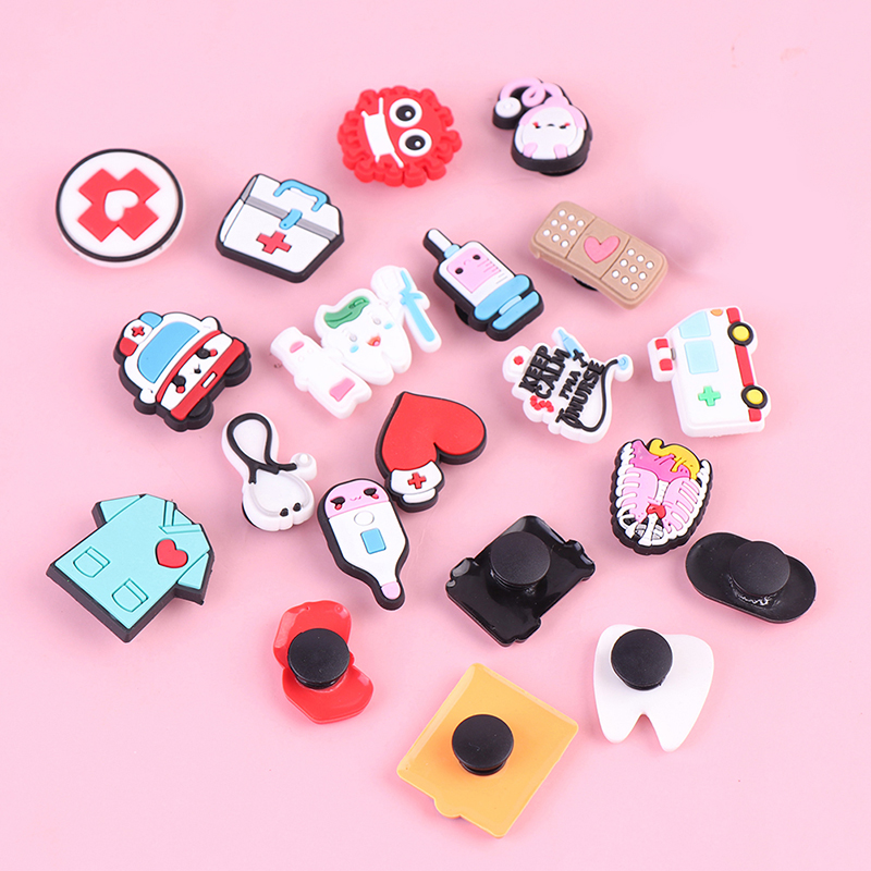 10 pz ciondoli scarpe cartone animato scarpe mediche fibbia per scarpe adatte a Croc Wristba ZR