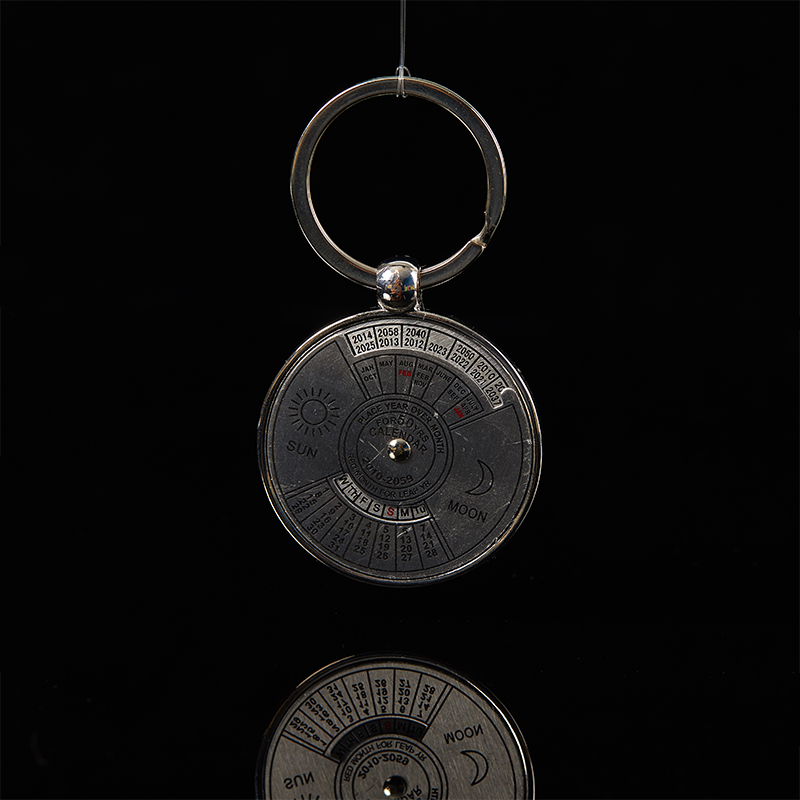 Perpetual Calendar Keychain Metal 50 Years Calendar KeyRing Key Chain Creativ ba