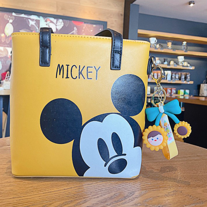 2023 Cute Sweet Sunflower Accessories Resin Rubber Keychain for Women Trinket EI